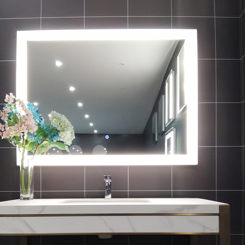 How to Choose a Quality LED Bathroom Mirror for Hotel Projects